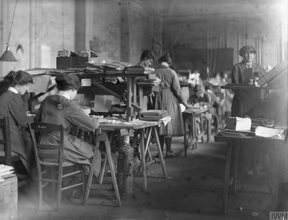 Hidden history and vital identity with a First World War servicewoman’s ...